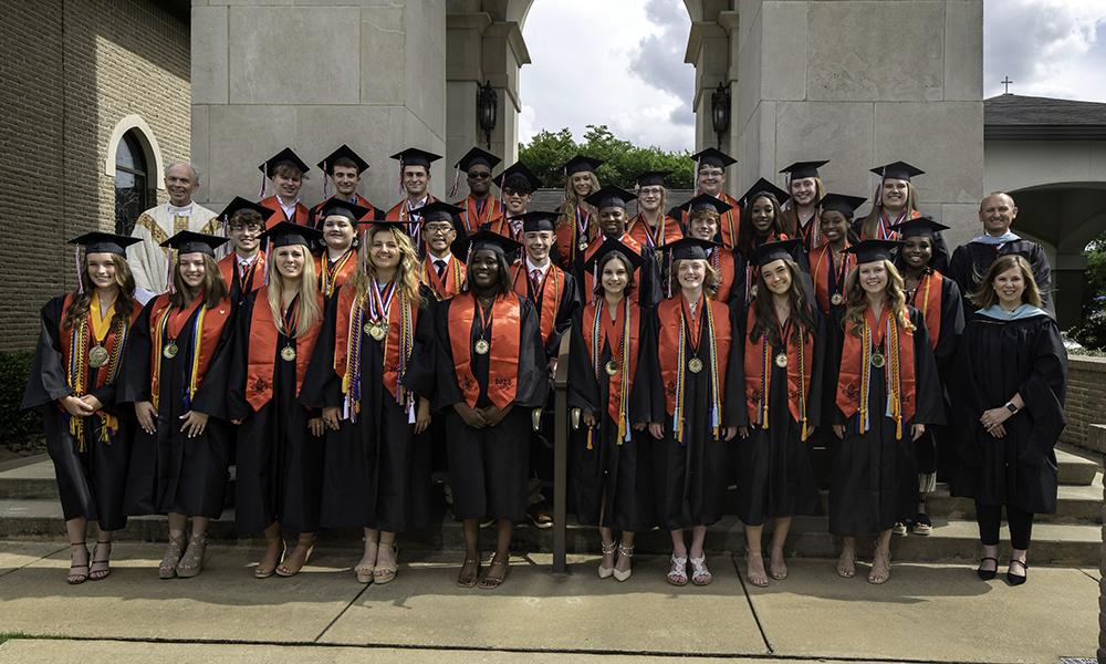 Holy Spirit Catholic School Celebrates 28 Seniors | One Voice Magazine